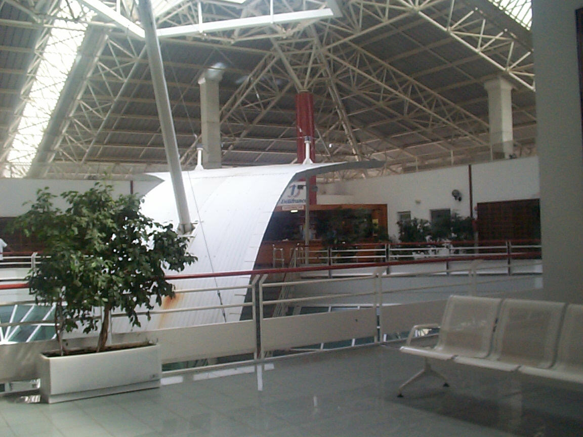 hall dentrée du chbt1 - CENTRE HOSPITALIER DE LA BASSE-TERRE