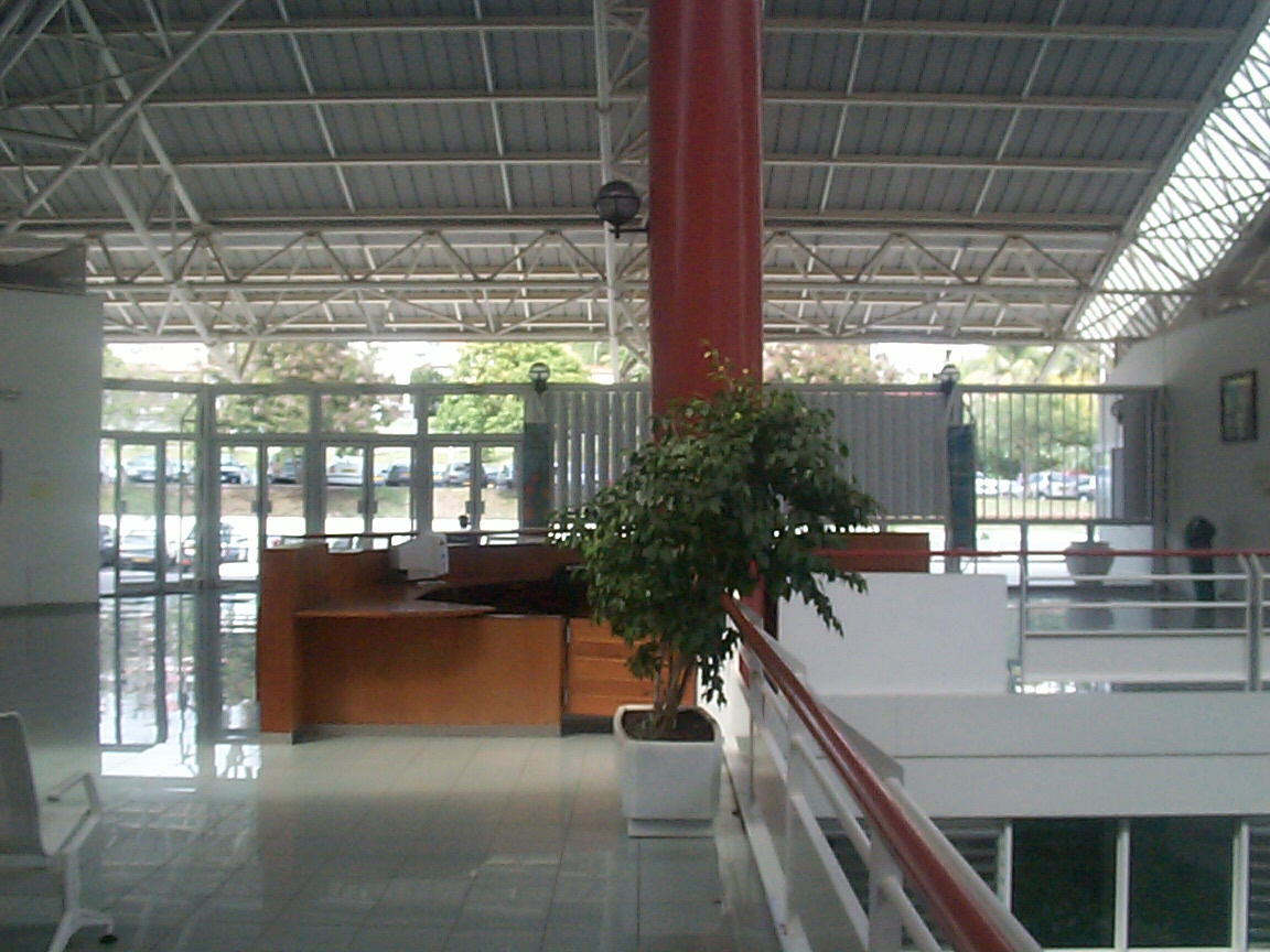 hall d'entrée du chbt - CENTRE HOSPITALIER DE LA BASSE-TERRE